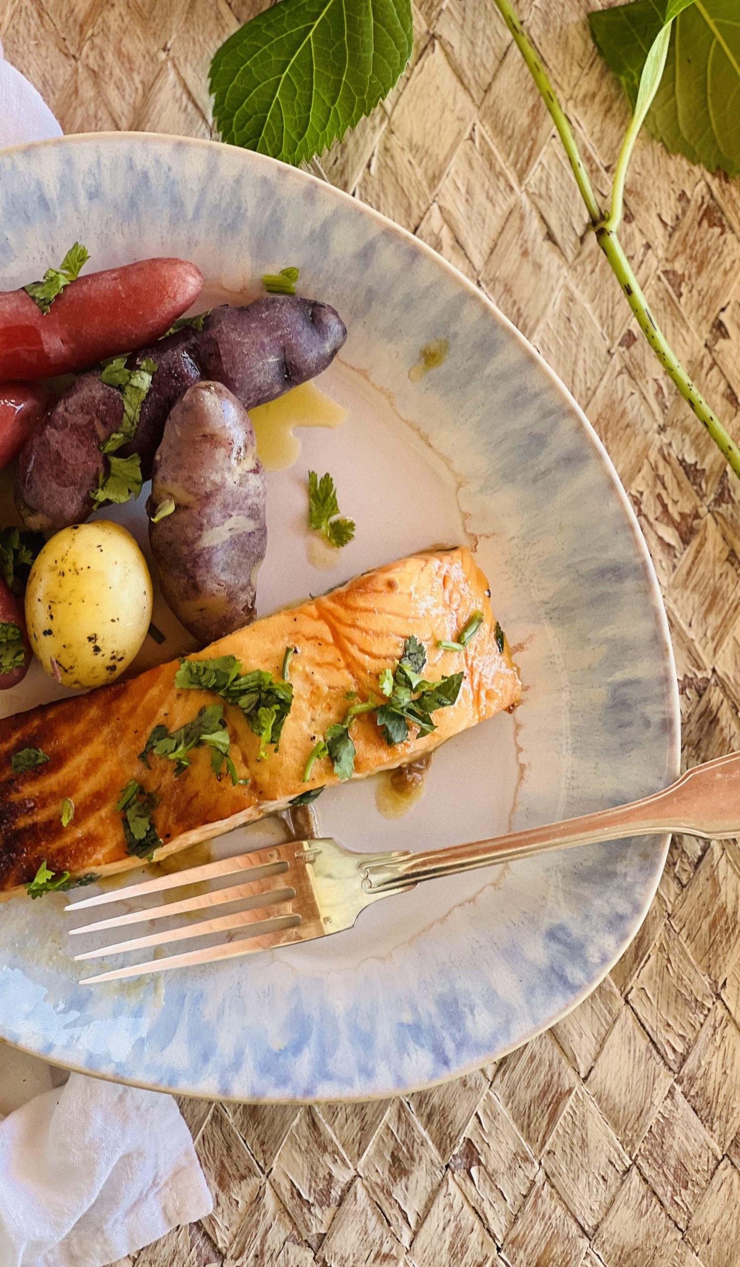 Salmón con salsa de limón y miel - Loretta Cocina